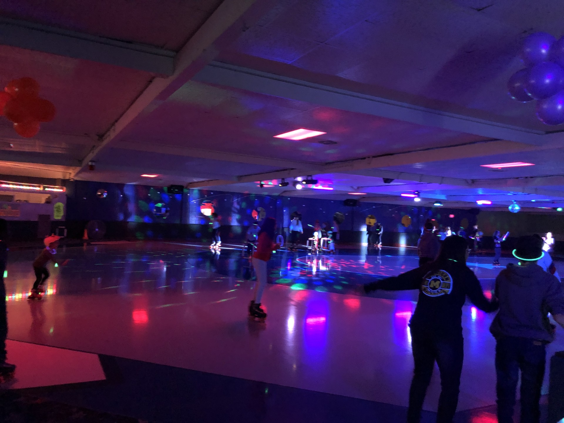 Birthday Parties - Jumpin' Jupiter Skate & Fun Center